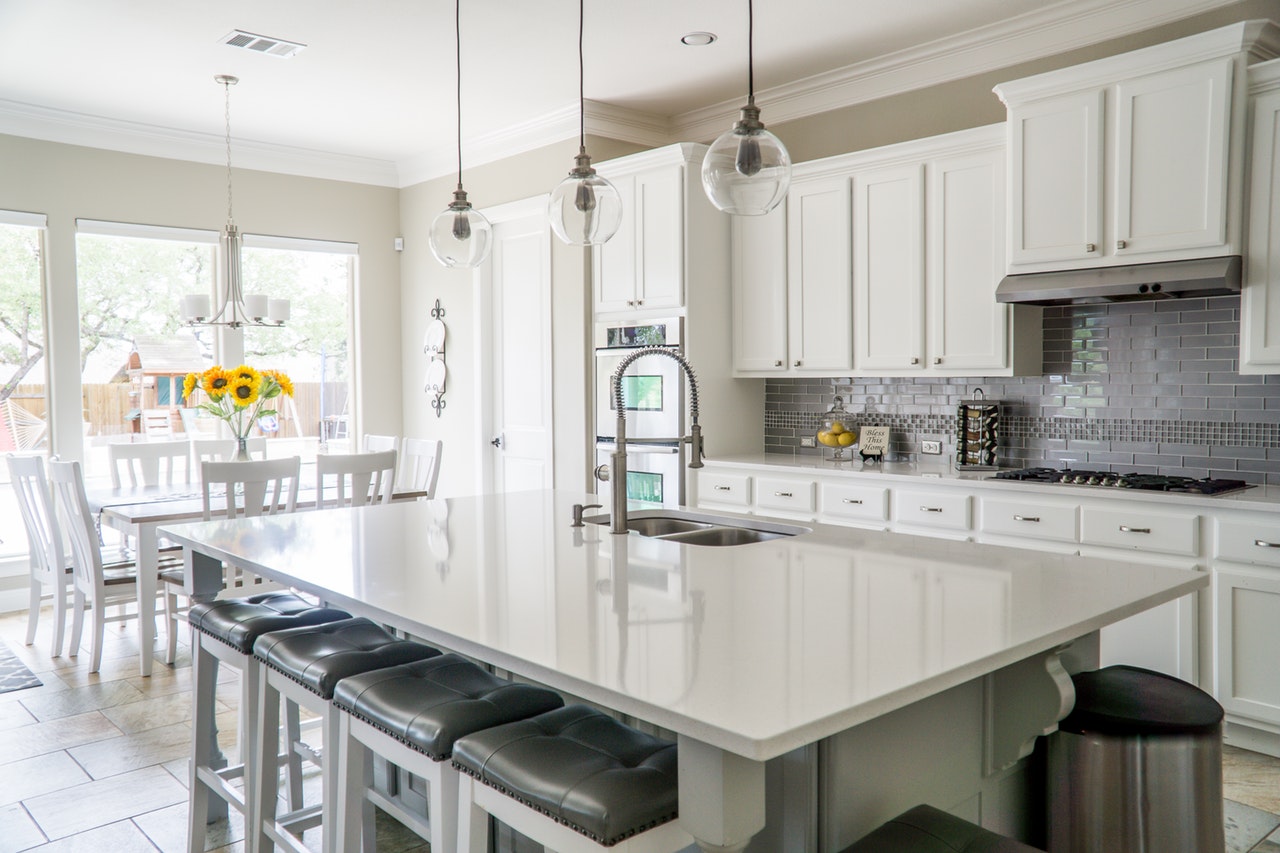 Here's How to Pack Your Kitchen When Moving to a New House